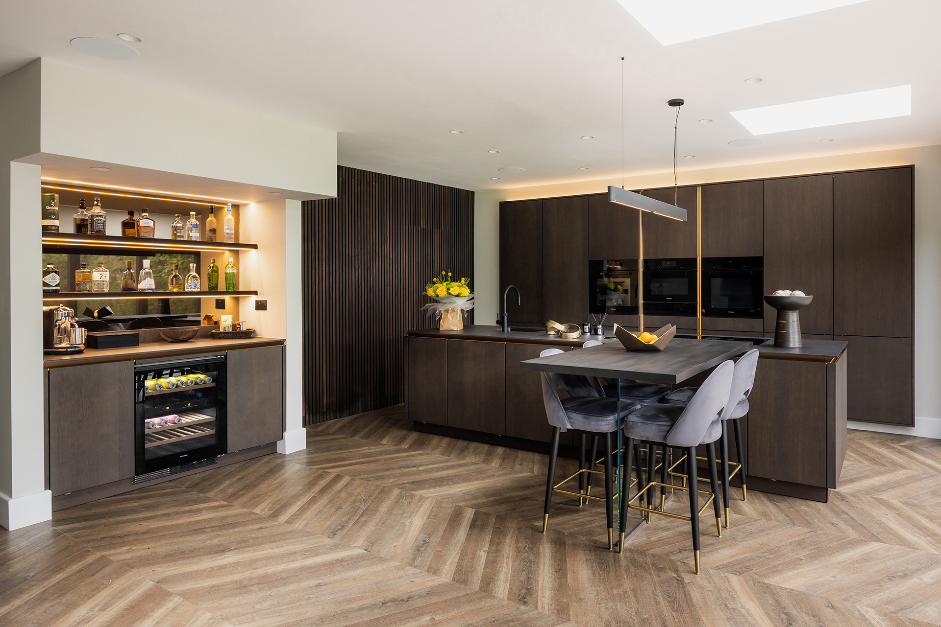 Video - Sleek SLX Stuart Frazer Kitchen